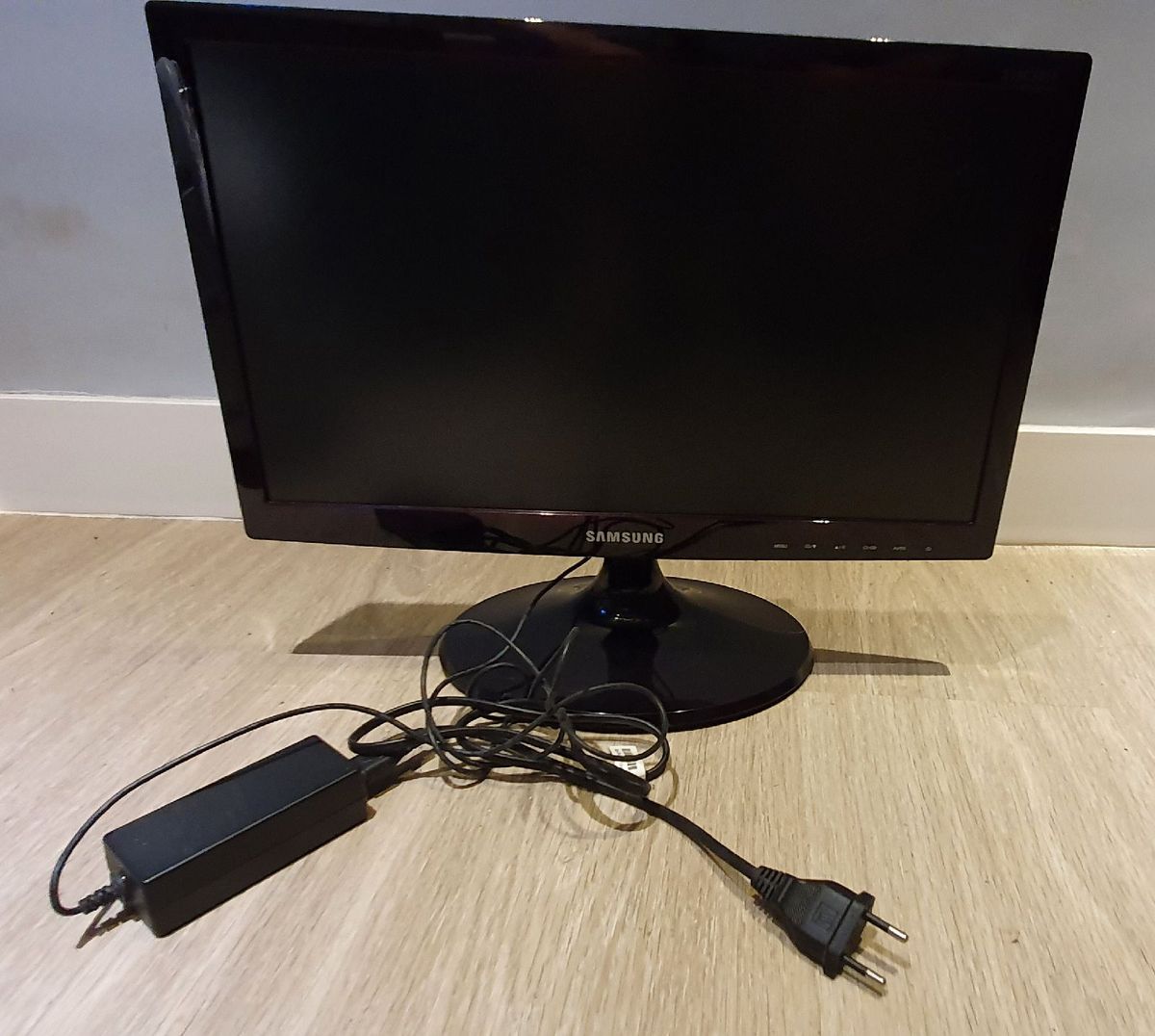 Monitor Led Widescreen 19 Samsung S19c301f | Móvel p/ Casa Samsung Usado 41593350 | enjoei