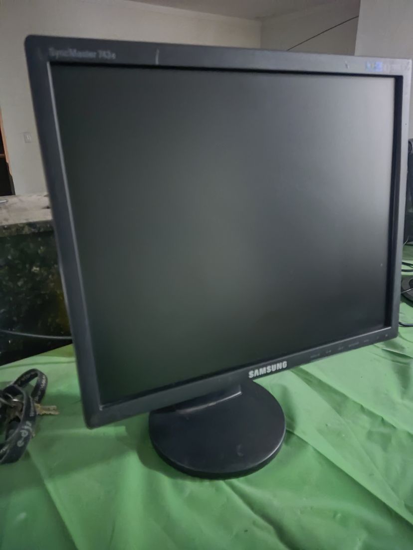 Monitor Samsung 17 Polegadas Quadrado Funcionando Perfeitamente ...