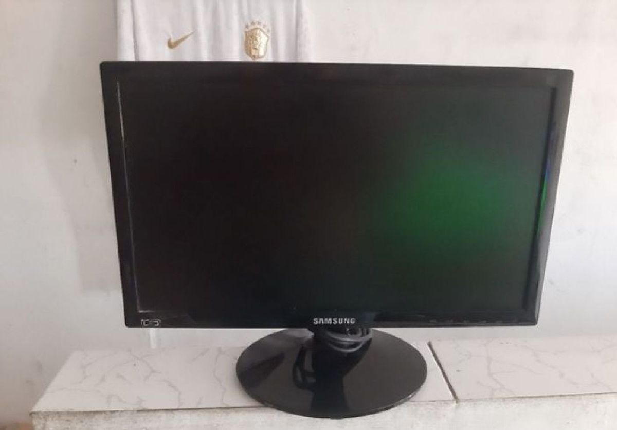 Monitor Samsung Led 18.5 Polegadas Sa300 | TV e Display Samsung Usado ...