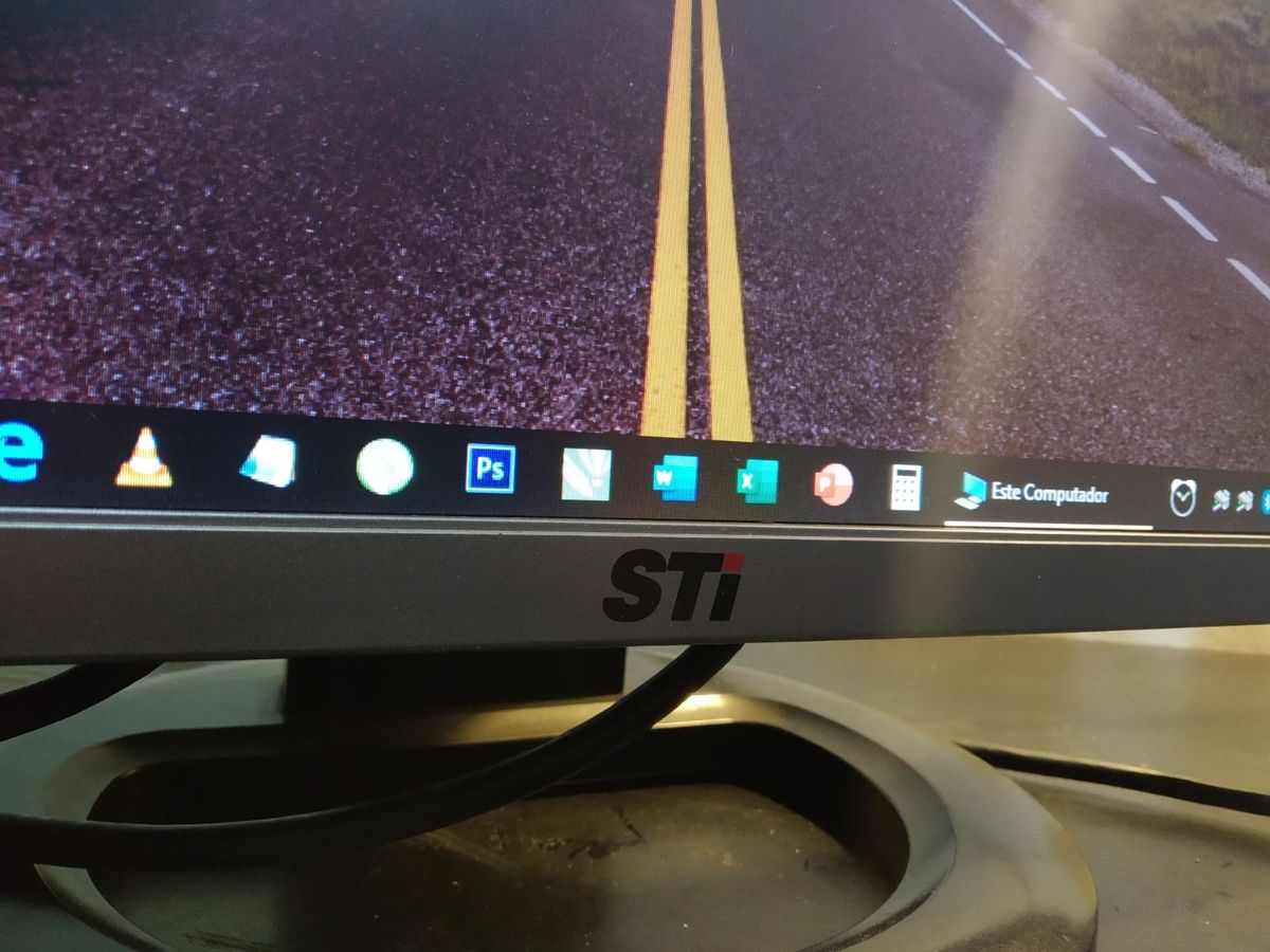 Monitor Sti Semp Toshiba Modelo 1931w Lcd 19'' | TV e Display Acer ...