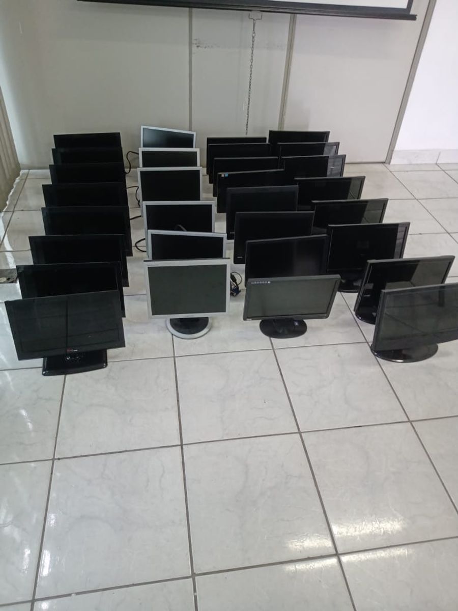 Monitores 15" | Cacareco Varias Usado 79448385 | enjoei