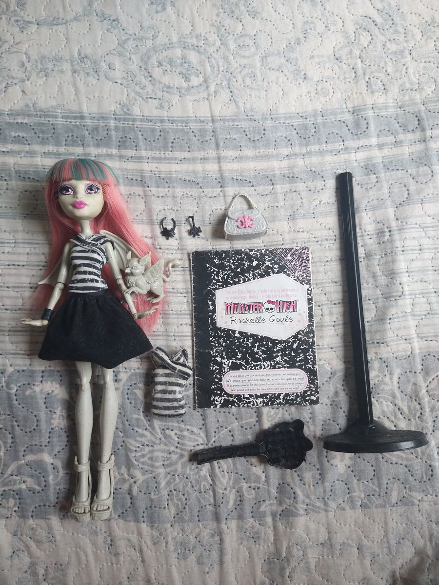 Monster High Rochelle Básica | Brinquedo Mattel Usado 82885386 | enjoei
