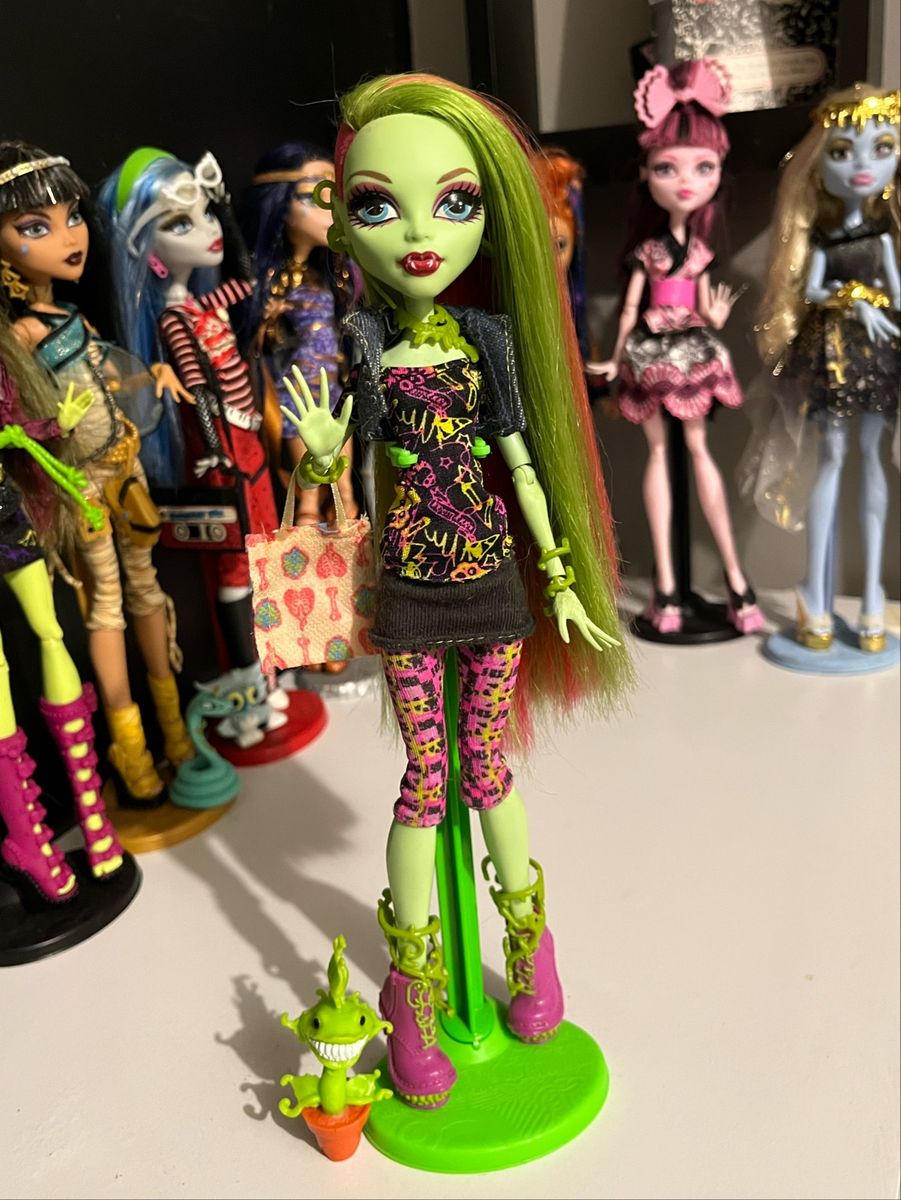 Monster High Vênus Básica Completa | Brinquedo Mattel Usado 78619314 | enjoei