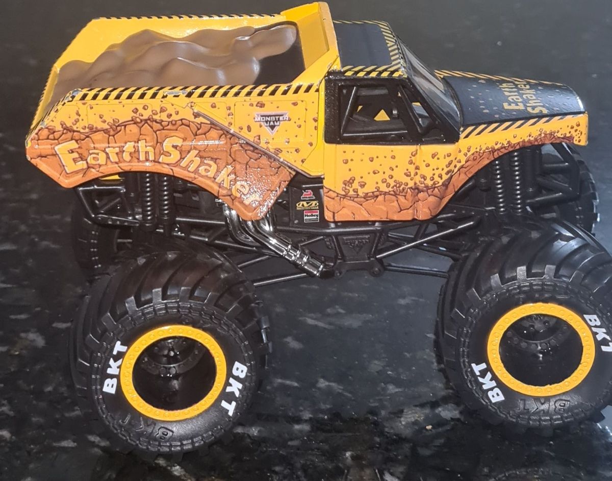Monster Jam Earth Shaker | Carrinho de Bebê Monster Jam Usado 82347758 ...