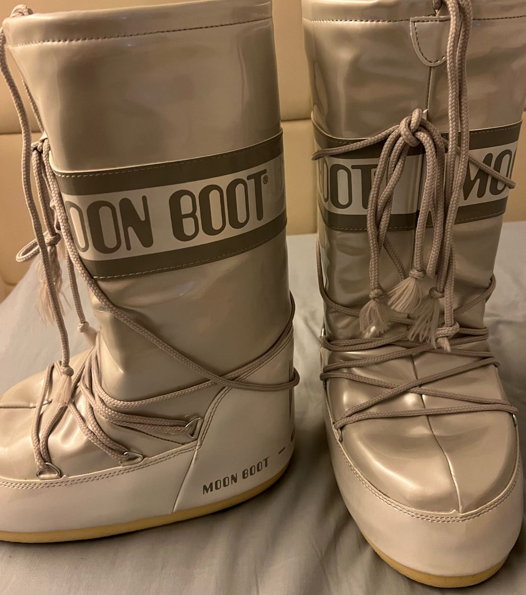 Moon Boot Prata Linda Pouquíssimo Usada | Bota Feminina Moon Boot Usado ...