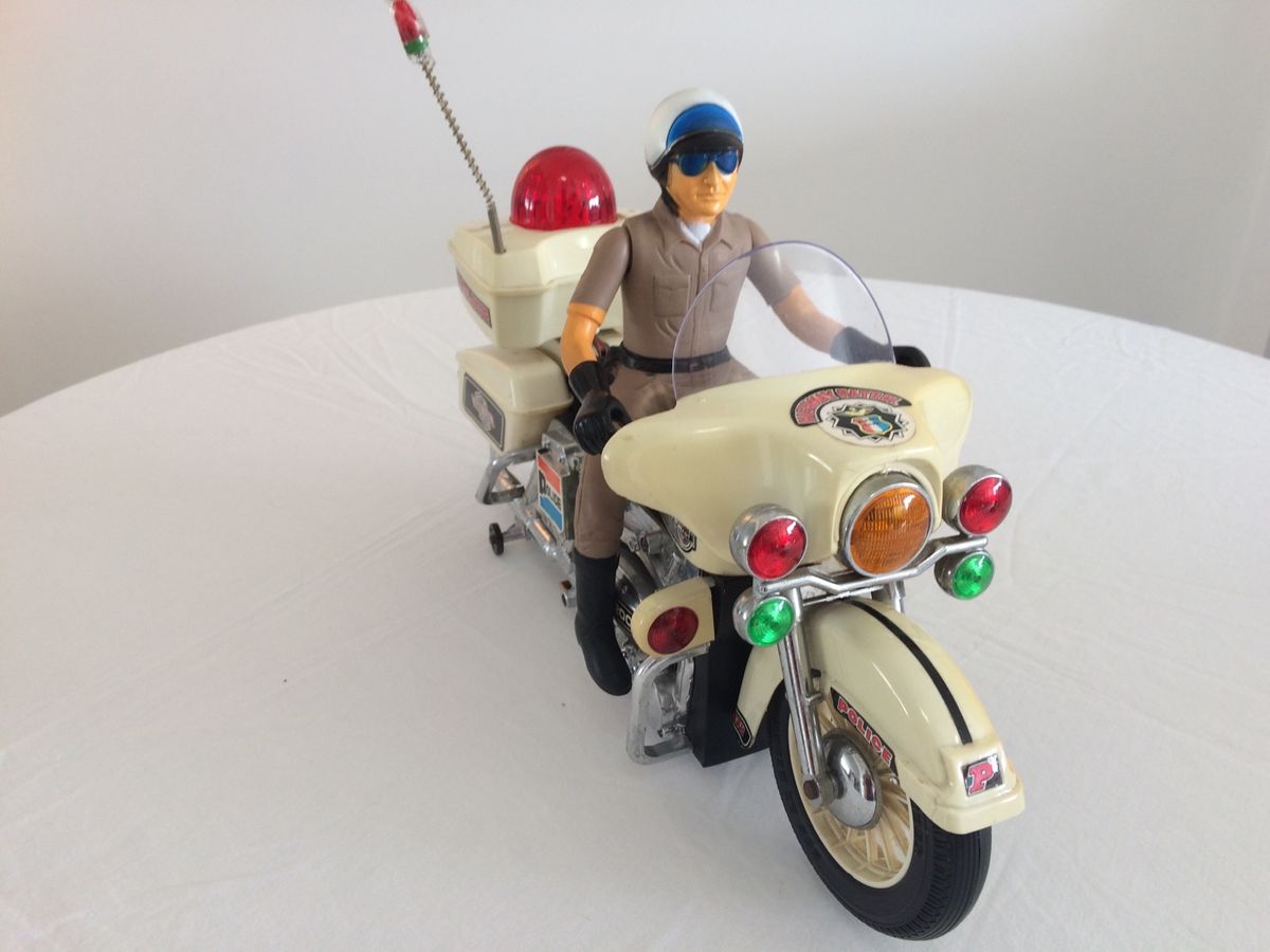 Moto Highway Patrol Chips Jumbo Anos 80 Pilha Harley-davidson Miniatura ...