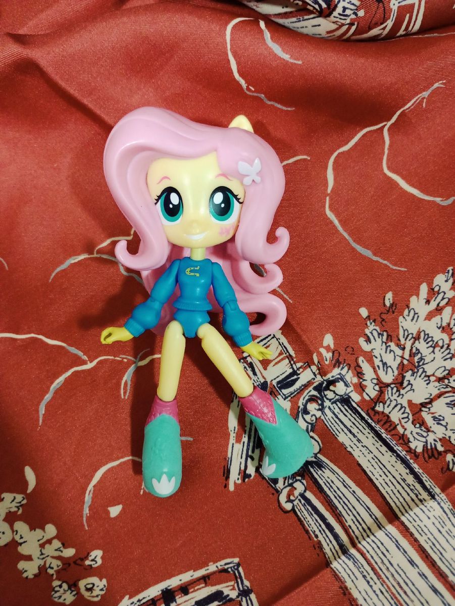 Boneca My Little Pony Equestria Girls Minis G4 Fluttershy | Brinquedo Hasbro Usado 79058520 | enjoei