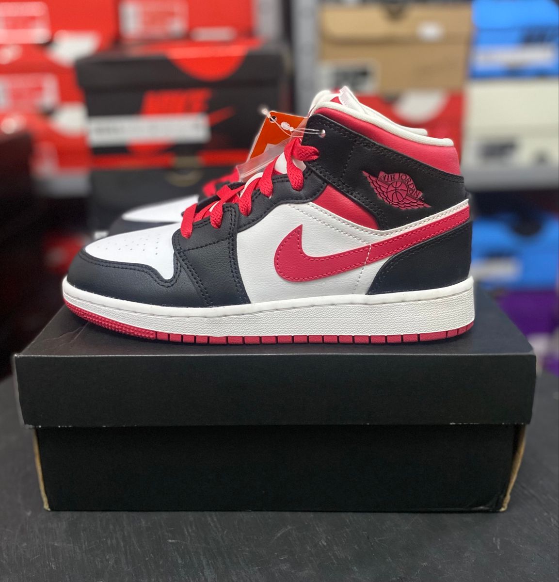 Nike Air Jordan 1 Mid Gs Very Berry 34 | Tênis Feminino Nike Nunca ...