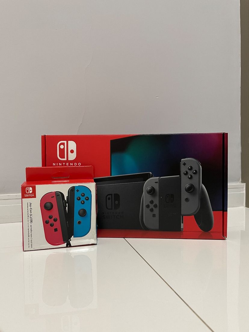 Nintendo Switch + Controles | Console de Videogame Nintendo Usado ...