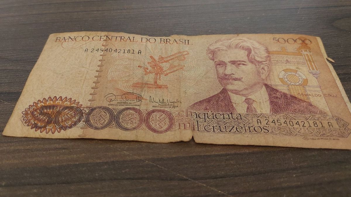 Notas Antigas Uma de 50 Mil Cruzeiros de 1988 e Uma Nota de 500 ...