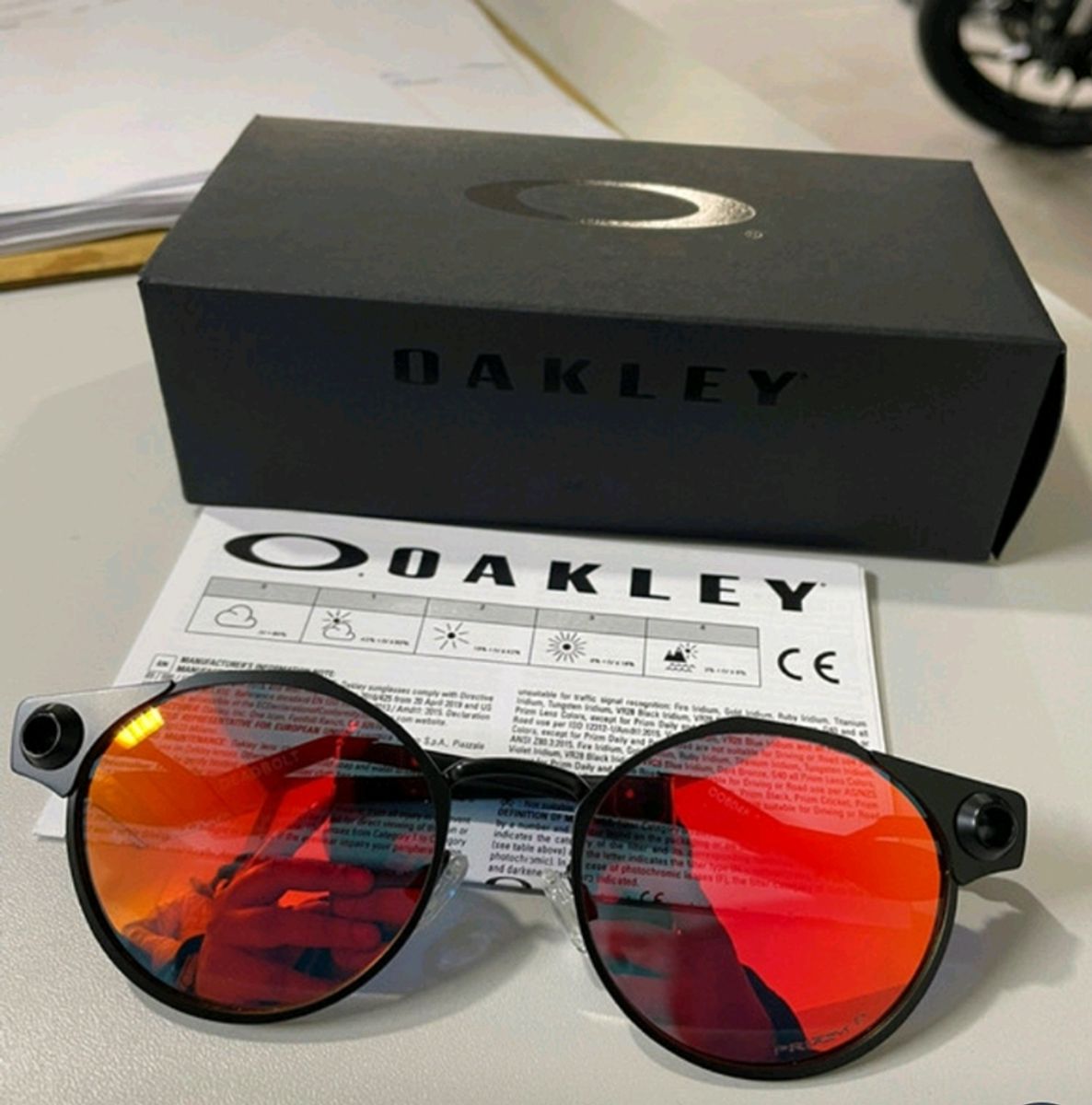 Oakley Deadbolt | Óculos Masculino Oakley Usado 87056182 | enjoei