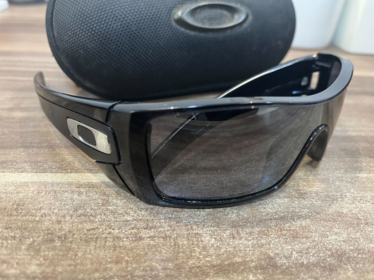 Óculos de Sol Oakley Batwolf Esse É Original Diferente Dos Concorrentes ...