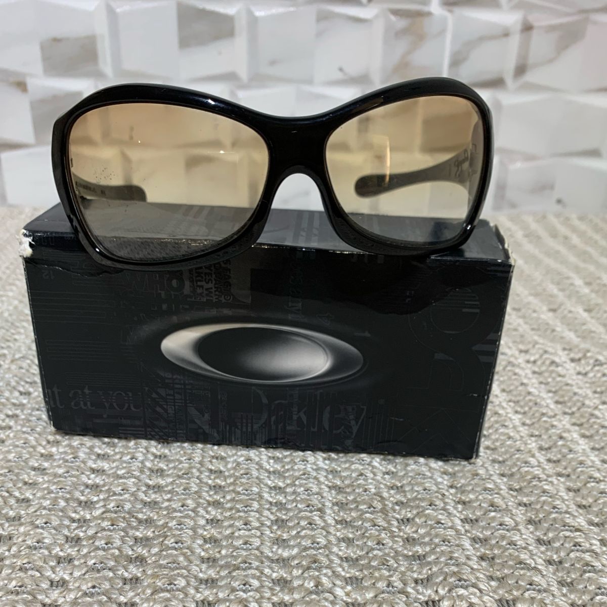Óculos Oakley Preto Modelo Grapevine | Óculos Feminino Oakley Usado ...