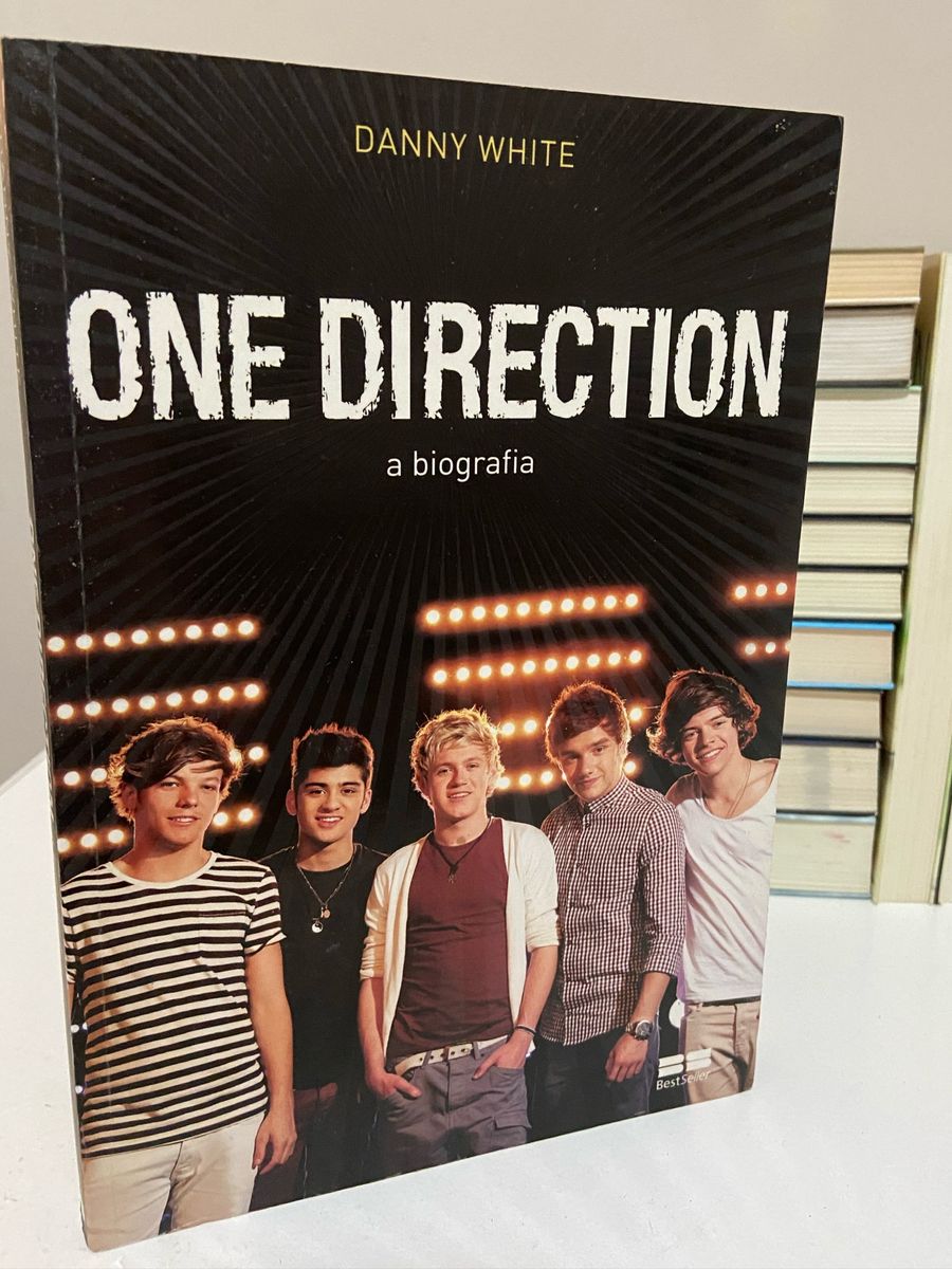 One Direction - a Biografia | Livro Bestseller Usado 47537541 | enjoei