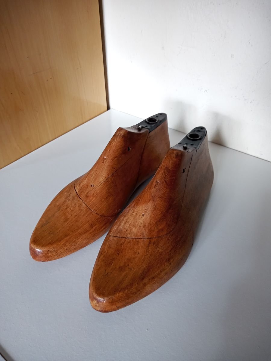 Par de Formas Masculina em Madeira 41 | Item de Decoração Formas Kunz ...