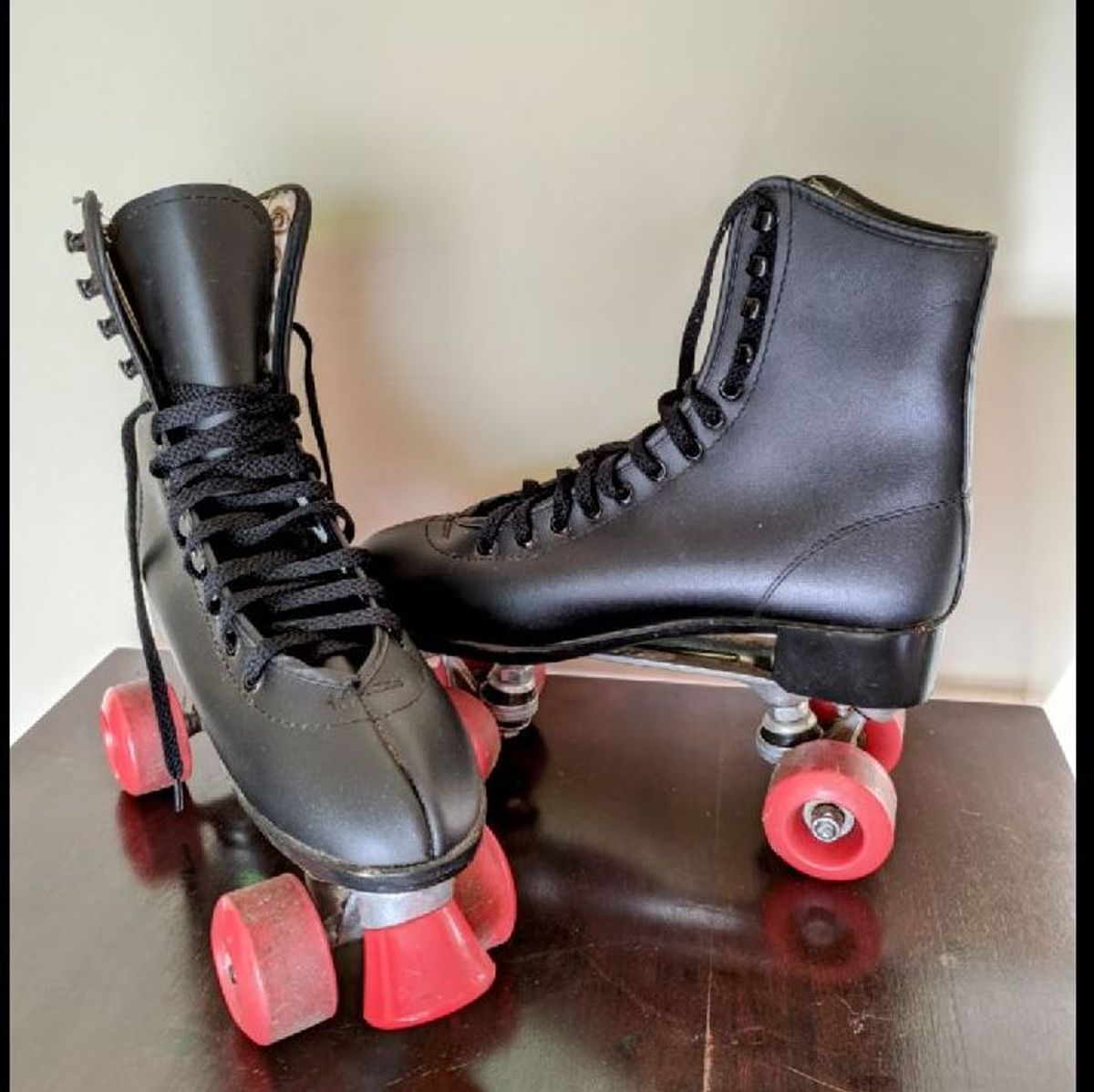 Patins Couro Anos 80 Raridade | Item p/ Esporte e Outdoor Usado ...