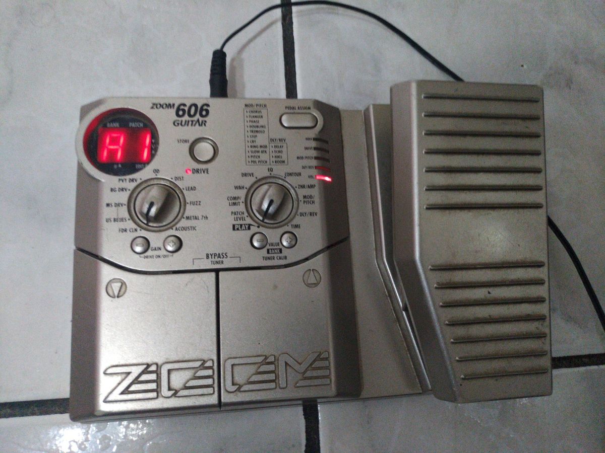 Pedaleira de Guitarra Zoom 606 Usada | Item de Música Zoom Usado ...
