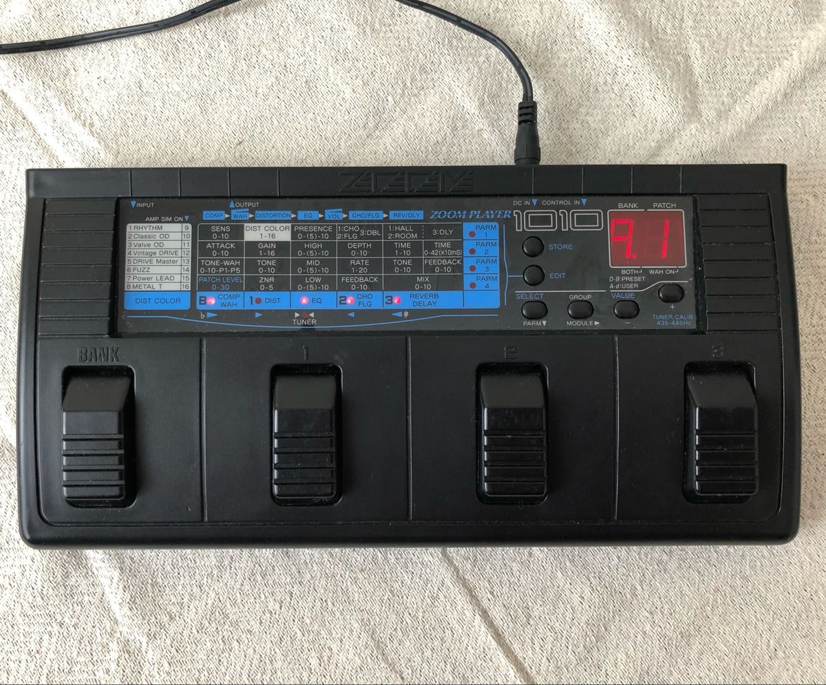 Pedaleira Zoom 1010 | Item de Música Zoom Usado 36281414 | enjoei