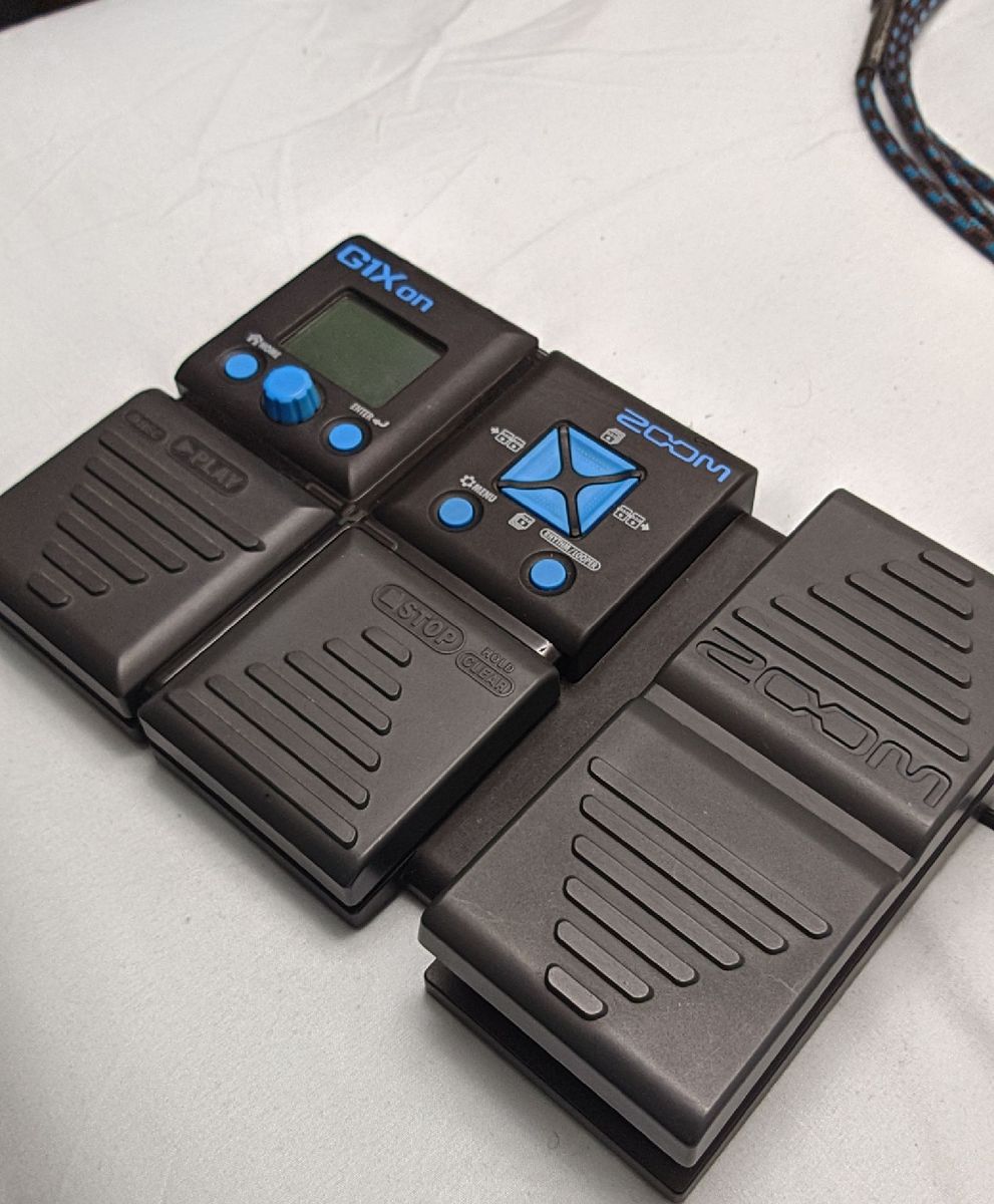 Pedaleira Zoom G1xon | Item de Música Zoom Usado 44372520 | enjoei