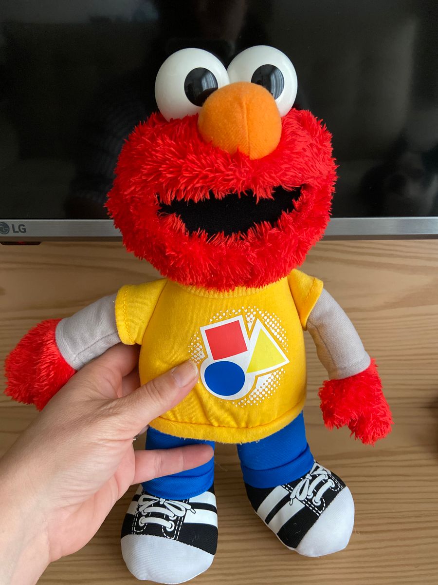 Pelúcia Elmo Que Fala (em Inglês) | Pelúcia Hasbro Usado 64490109 | enjoei