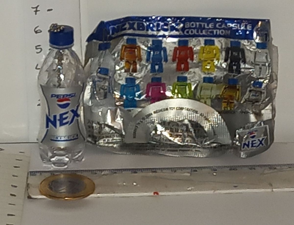 Pepsi Bottle Capsule Collection -miniafura Robô Dentro de Uma ...