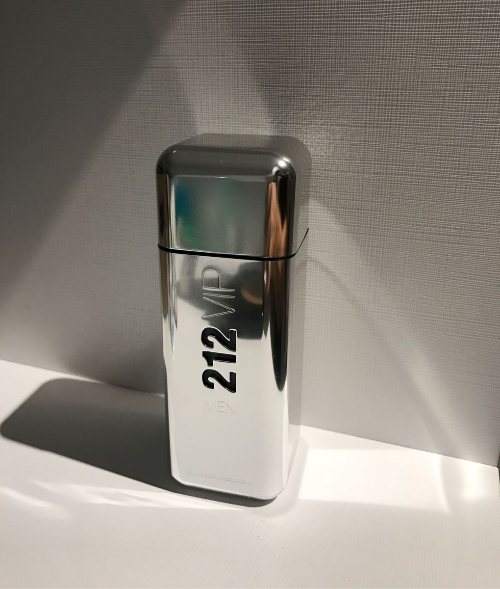 Perfume 212 Vip Men | Perfume Masculino Carolina Herrera Usado 21864139 ...
