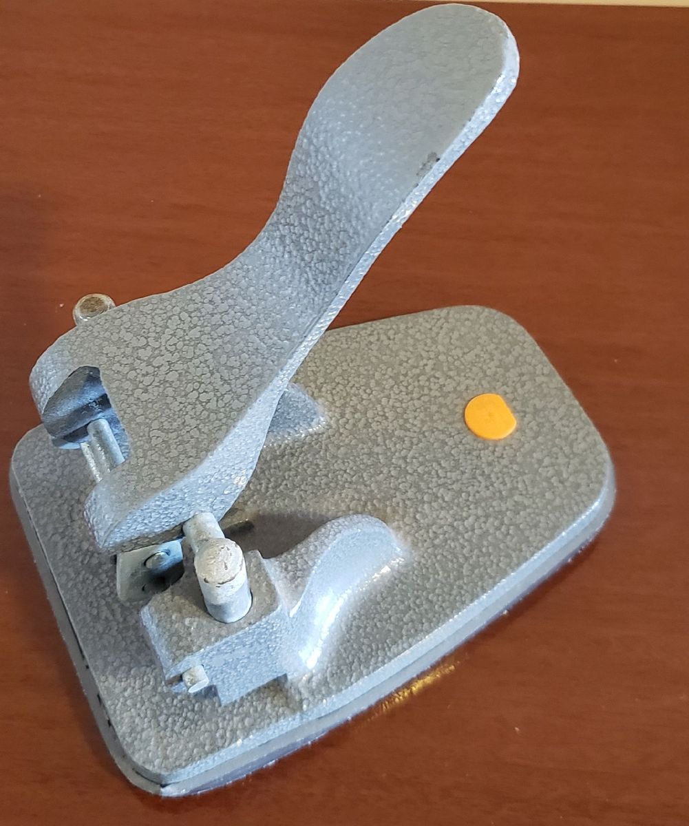 Perfurador de Papel Ferro Fundido para 100 Fls | Item de Papelaria ...