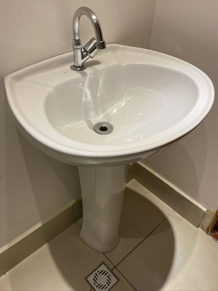 Pia de Louça com Coluna Branca Deca | Móvel p/ Casa Banheiro Usado ...
