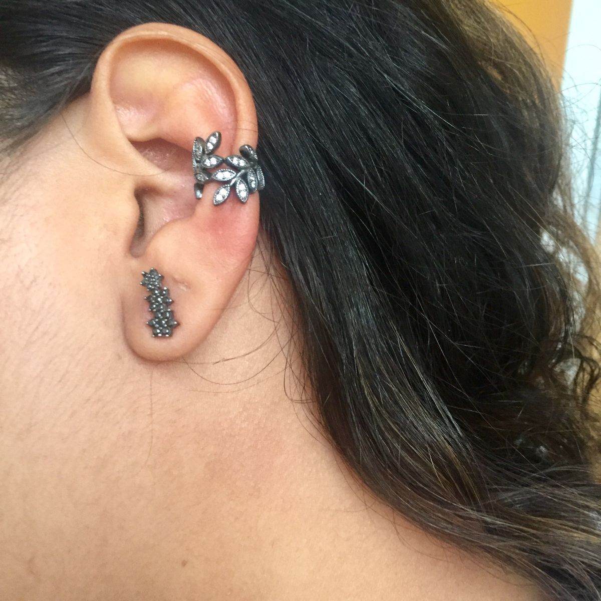 Piercing Fake Ear Hook Ródio Negro Folhagens com Pedras | Jóia Feminina ...
