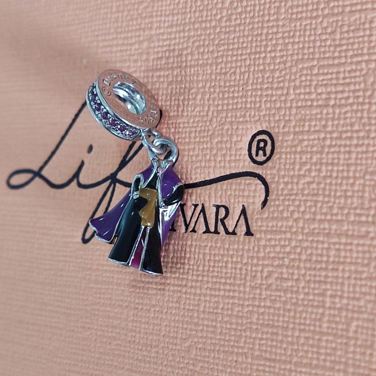 Pingente Life Disney Anna Frozen Ii Esmaltado | Jóia Feminina Vivara ...