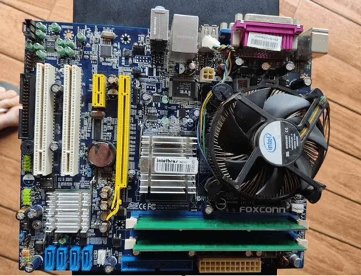 Placa Mãe Foxconn 45gmx Series (usada e em Perfeito Estado ...