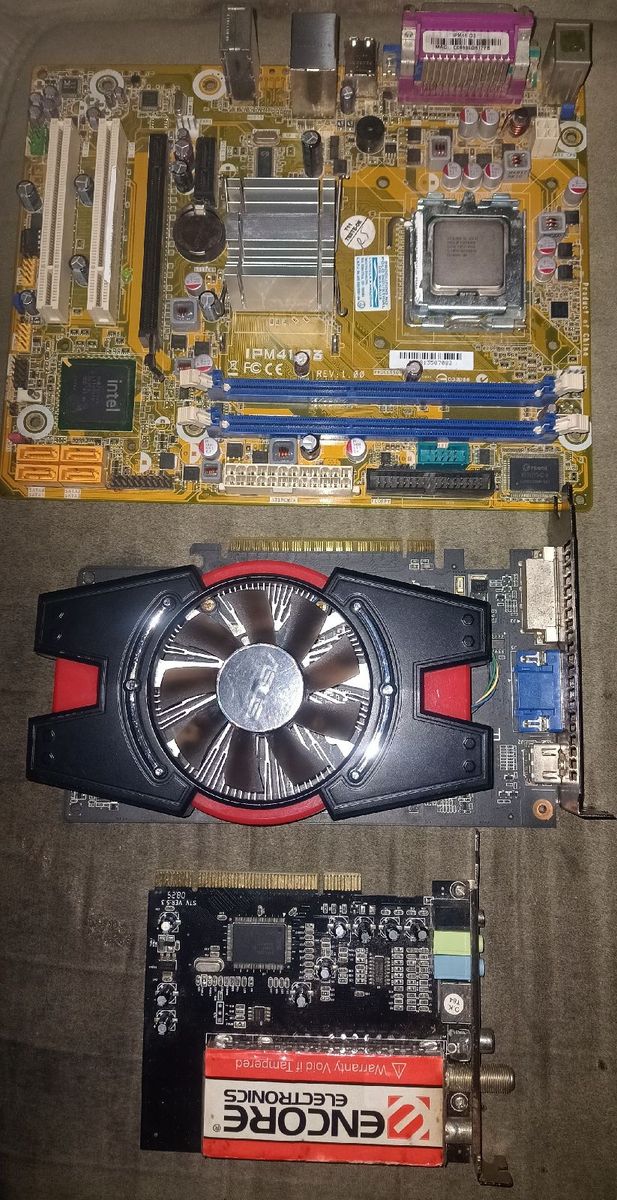 Placa Vídeo (com Chuvisco)+ Placa Mãe (sem Imagem) + Gabinete + Placa ...