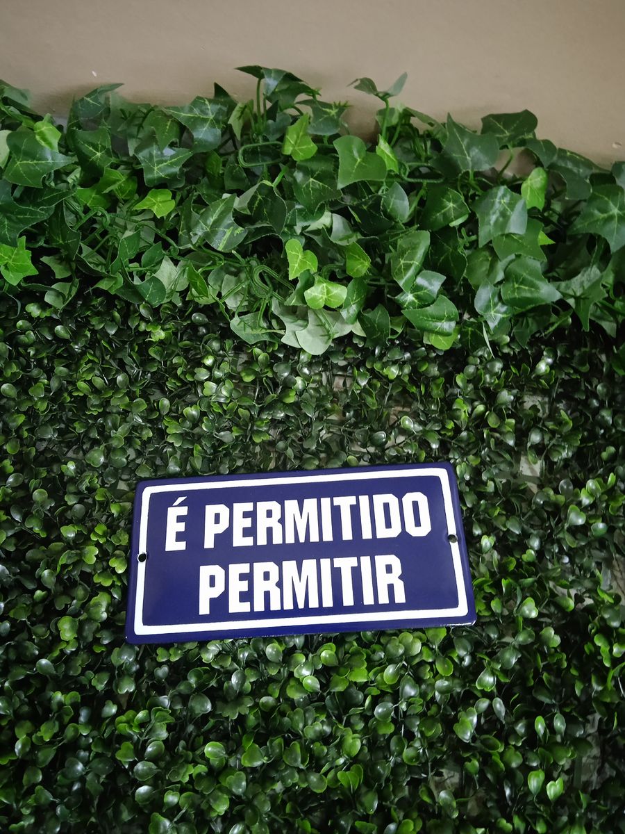 Plaquinha de Parede É Permitido Permitir | Item de Decoração Usado ...