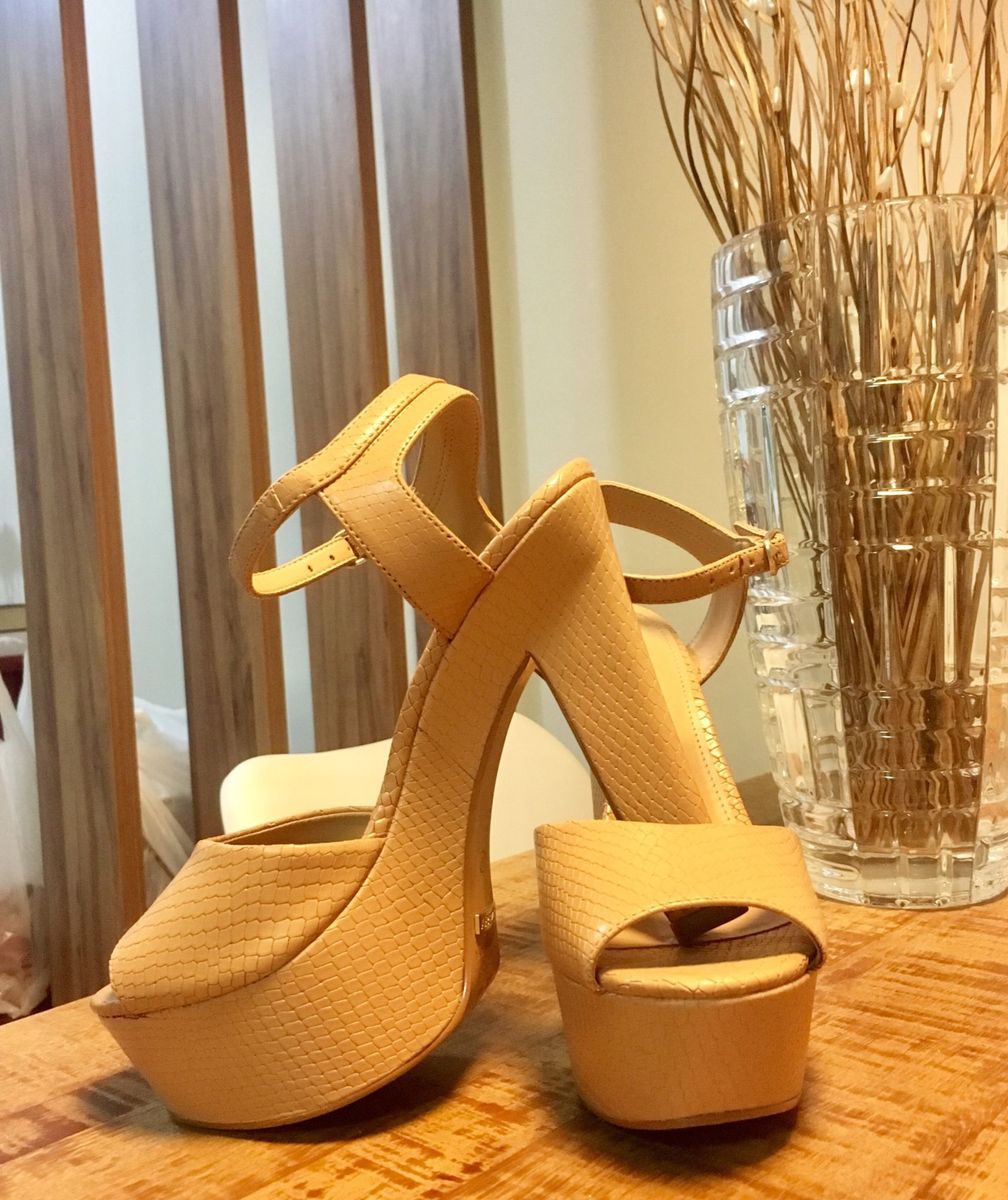 Plataforma Arezzo | Sapato Feminino Arezzo Usado 19433020 | enjoei