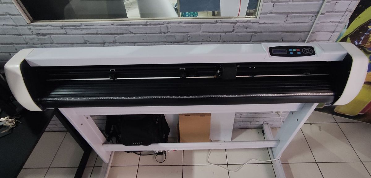 Plotter de Recorte Jinka 1351 Mira Laser | Item Info & Eletro Jinka Usado 61028153 | enjoei