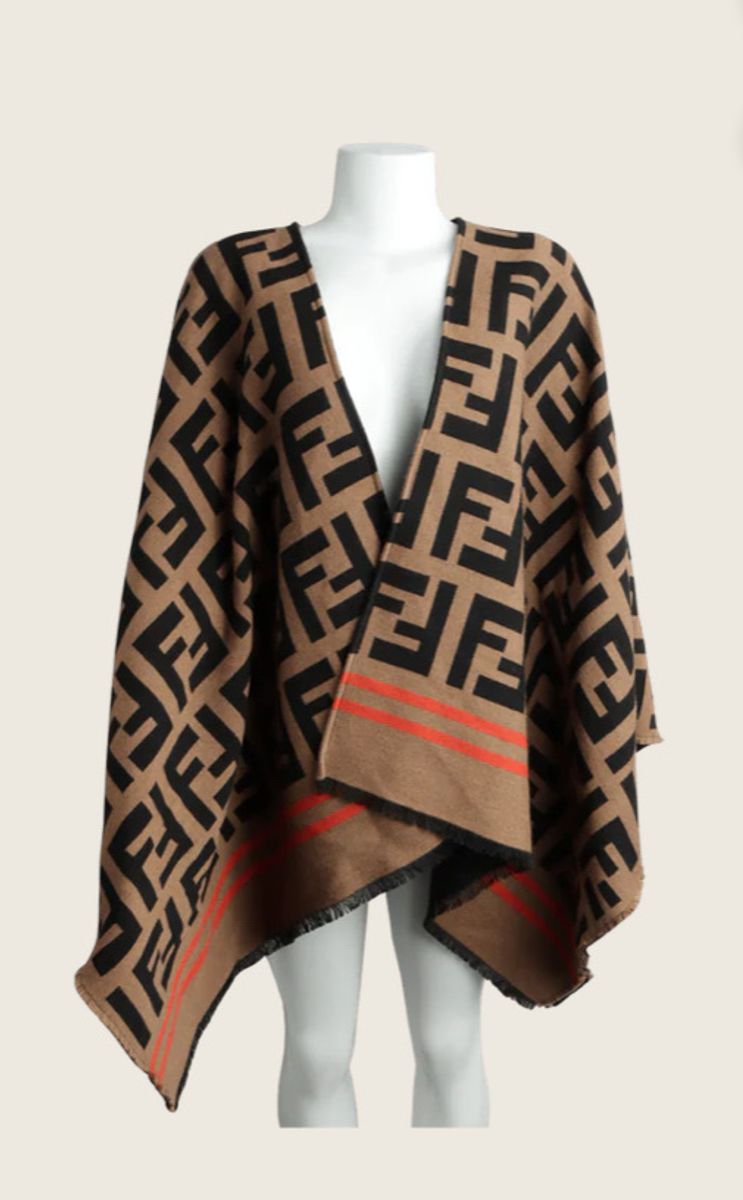 Poncho Fendi, Impecável, Original, Comprado Na Macys | Lenço Feminino ...