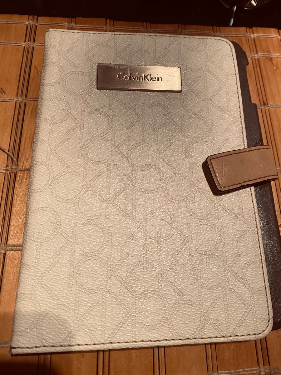 Porta Ipad Calvin Klein | Tablet Ipad Calvin Klein Usado 80121832 | enjoei