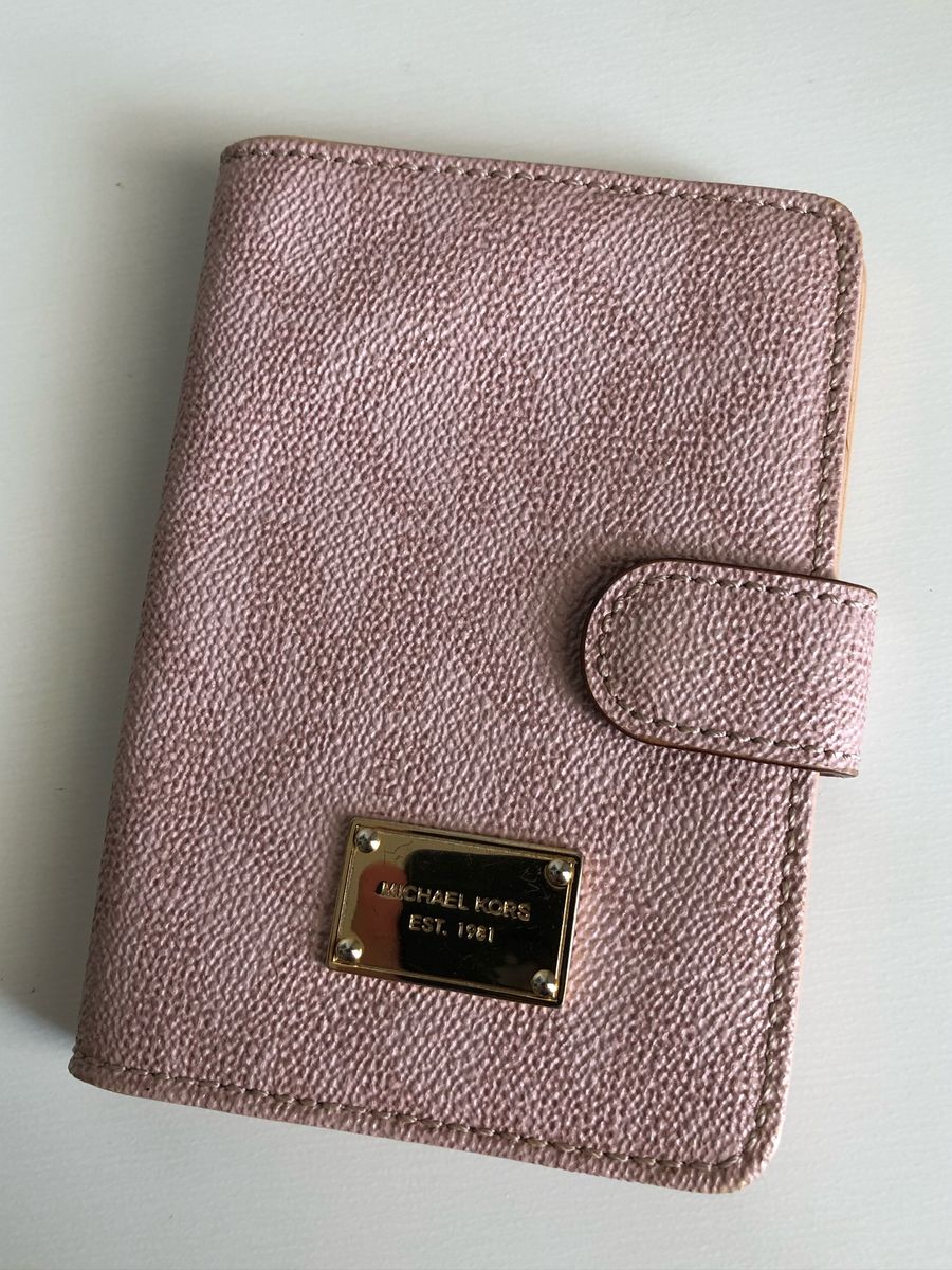 Porta Passaporte Michael Kors Rosa | Carteira Feminina Michael Kors Usado 47389197 | enjoei