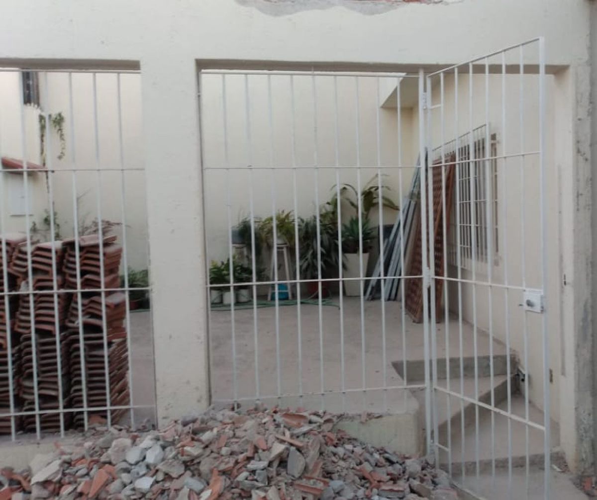Portão de Grade com Portão Social de Ferro | Móvel p/ Casa Ferro Usado ...