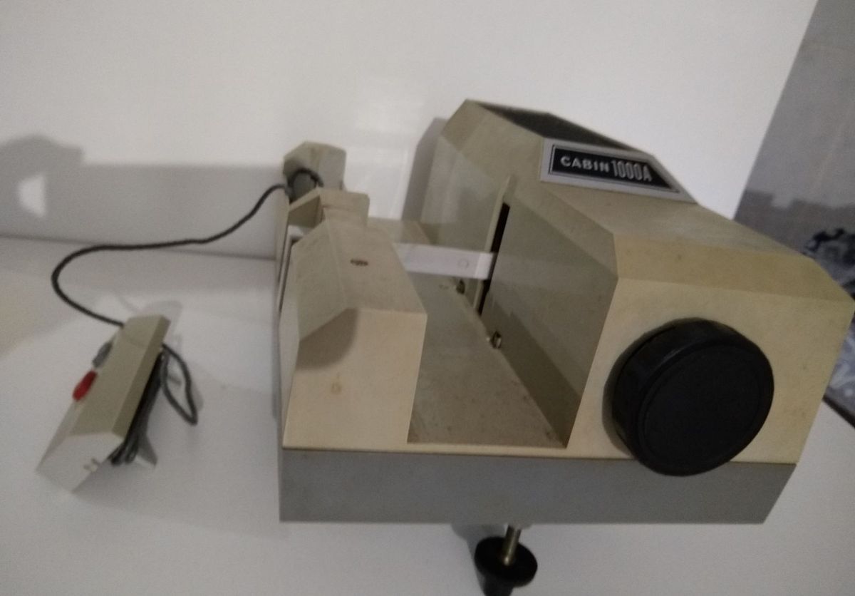 Projetor de Slides Antigo | Produto Vintage e Retro Cabin Usado ...