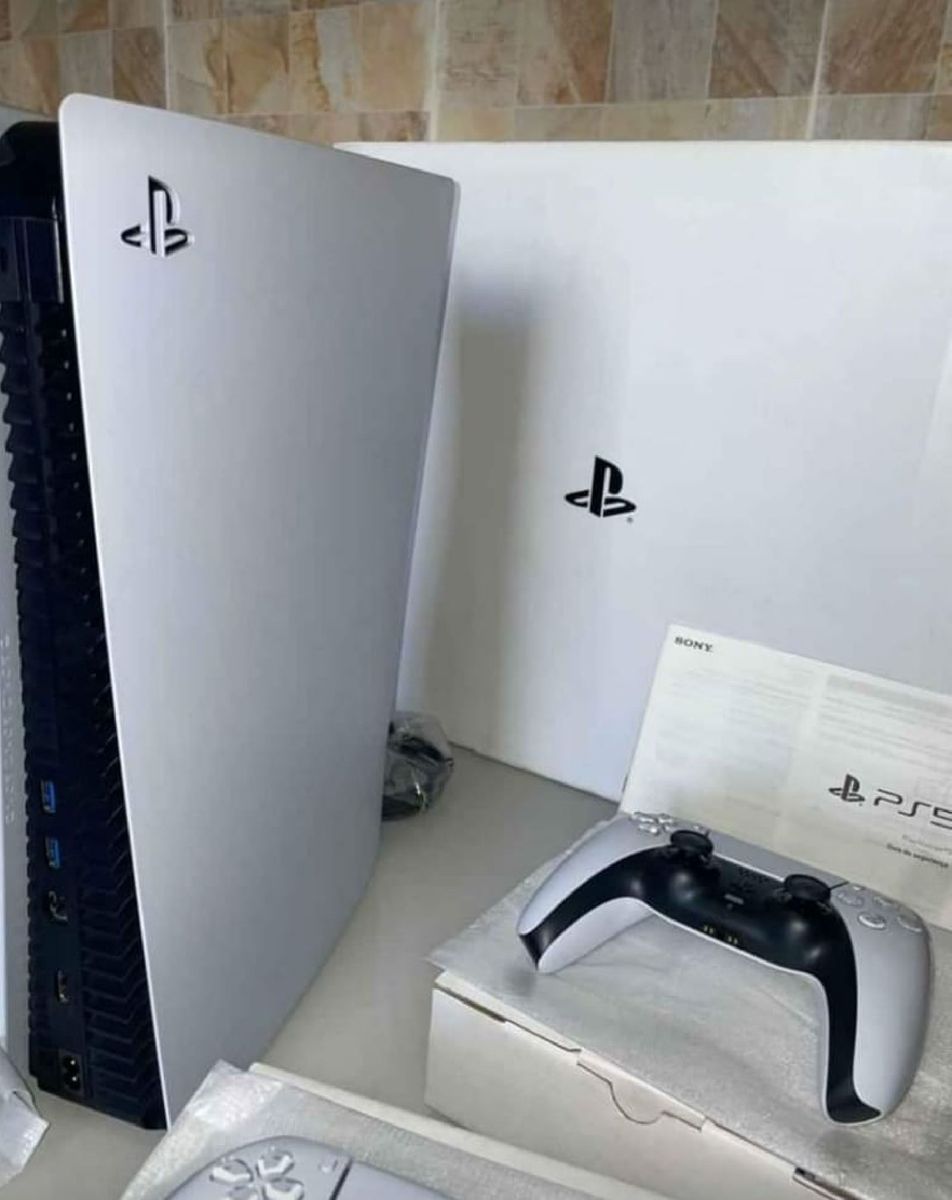 Ps5 2 Controle 4 Jogos | Console de Videogame Sony Usado 71502870 | enjoei