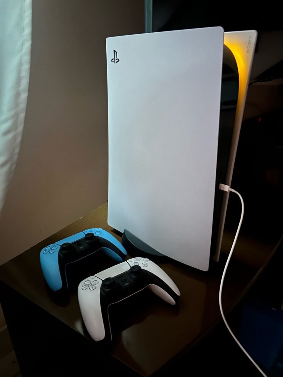 Ps5 com Leitor de Discos e Dois Controles | Console de Videogame Sony Usado 99188850 | enjoei