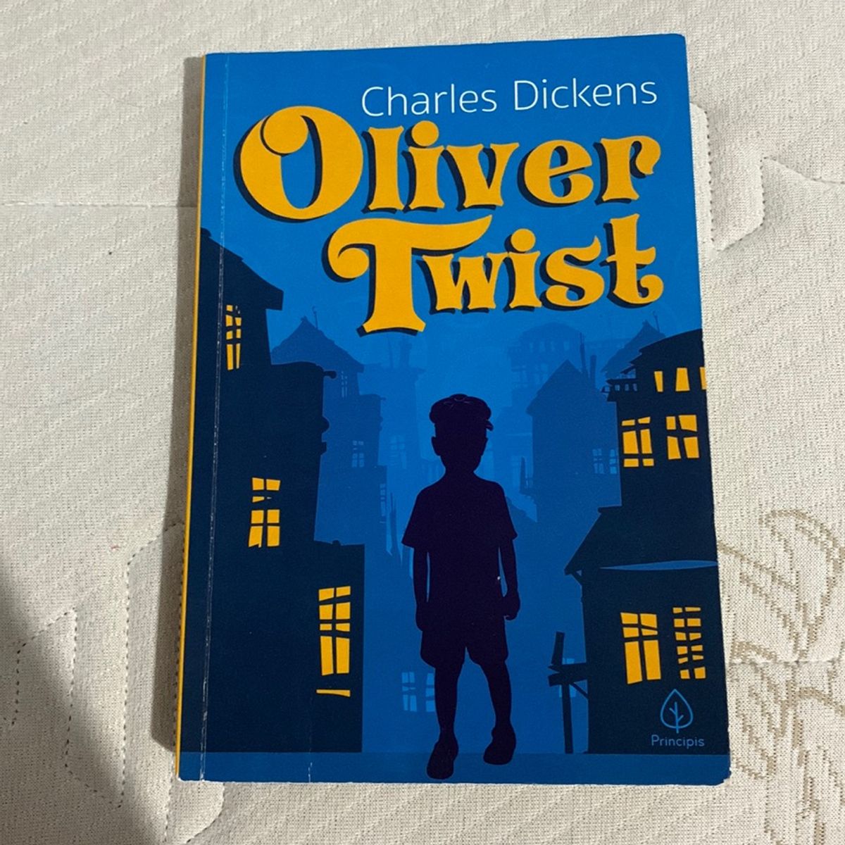 Capa Do Livro Oliver Twist Grandes Clássicos: Charles Dickens Para