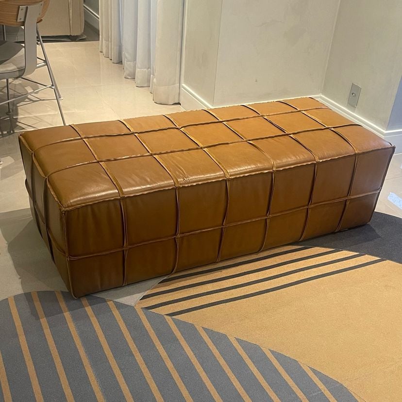 Puff em Couro Legítimo Retangular | Móvel p/ Casa Usado 103132569 | enjoei