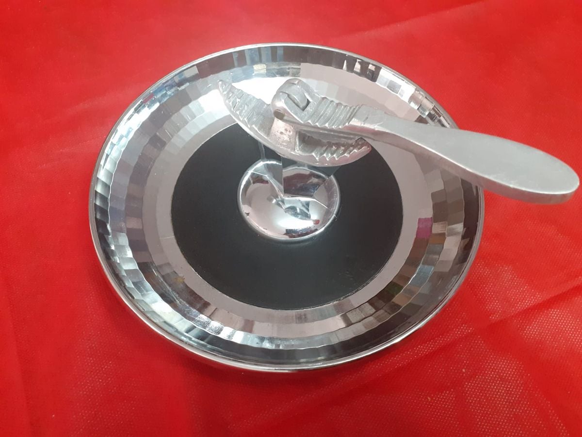 Quebra Castanhas e Nozes em Inox Sextavado | Item de Decoração Usado ...