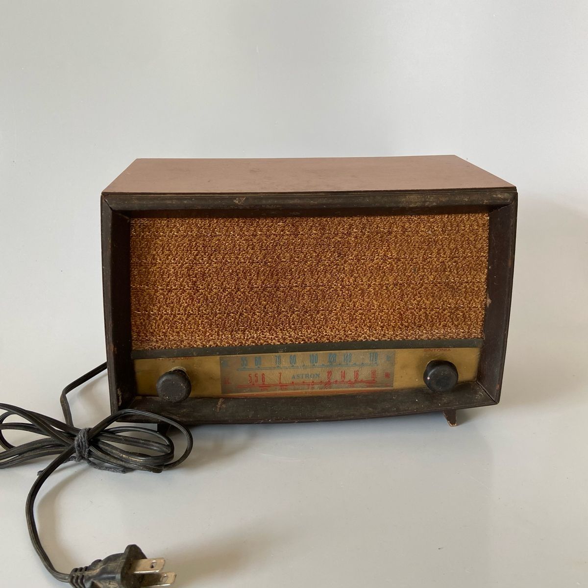 Rádio Antigo Astron | Móvel de Antiquário Astron Usado 81462866 | enjoei