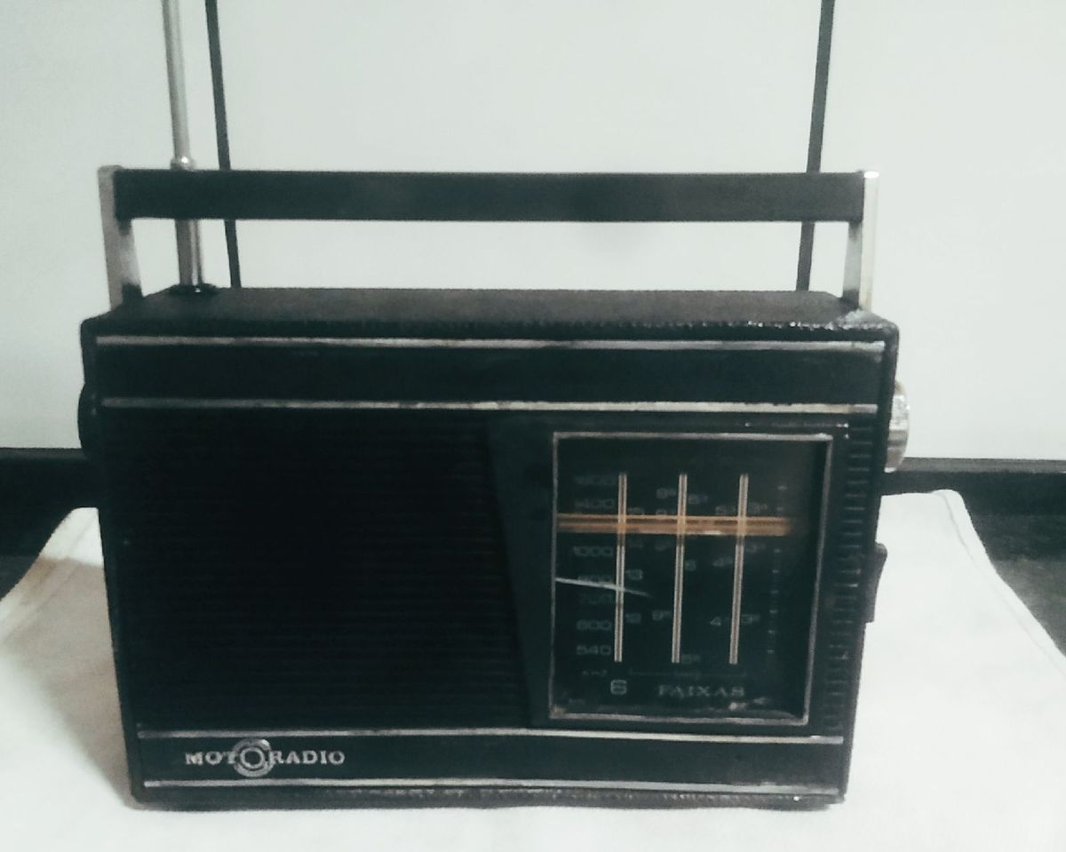 Rádio Antigo Motoradio 6 Faixas | Produto Masculino Motoradio Usado ...