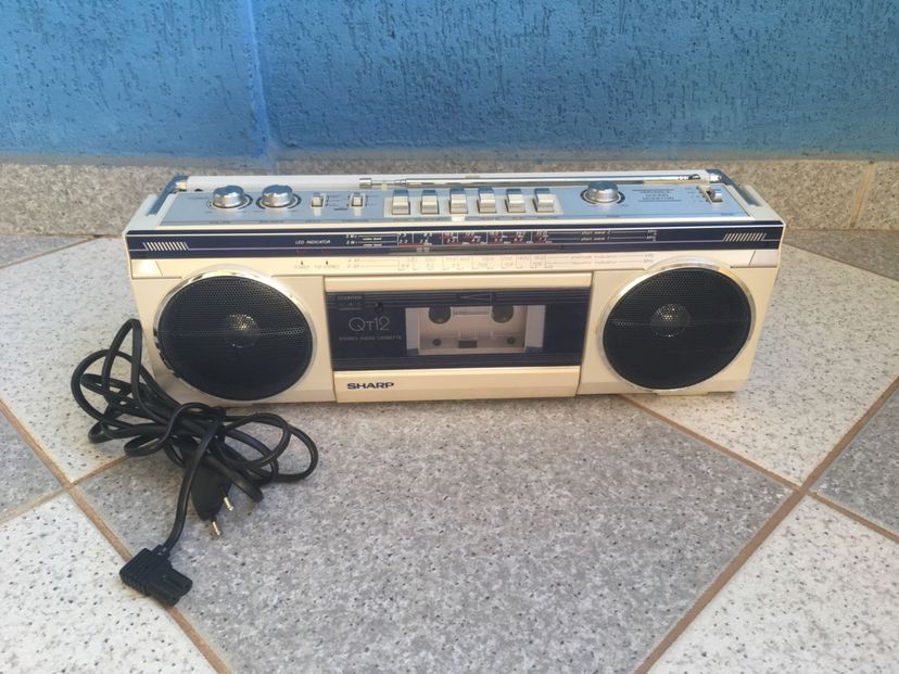 Rádio Gravador Sharp Qt12 | Item de Música Sharp Usado 29978721 | enjoei
