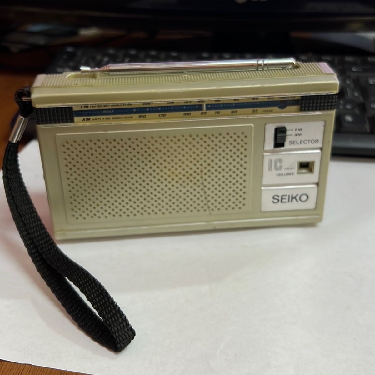 Rádio Portátil Seiko Britsh Design | Móvel de Antiquário Radio Usado ...