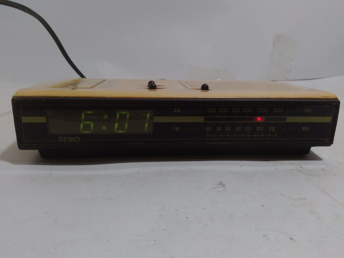 Rádio Relógio Am/fm Seiko Usado C/ Defeito Leia | Eletrodoméstico Seiko ...